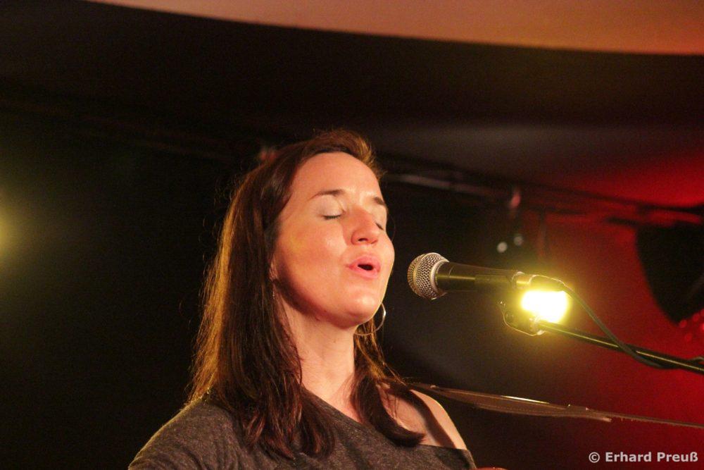 Sarah MacDougall ( 1 ) - Erhard Preuß